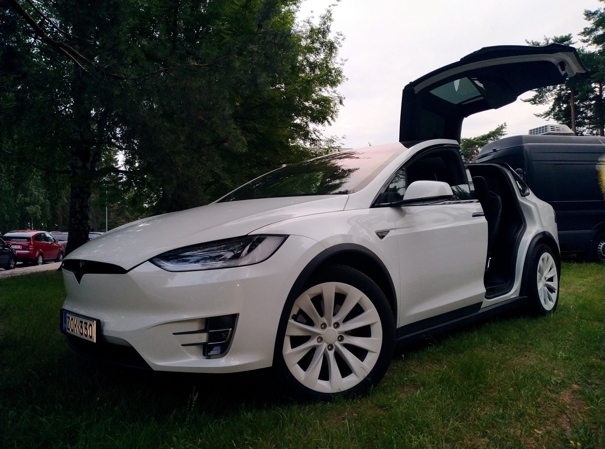 Vuokraa Tesla Model X omistajalta Sami paikassa Helsinki hintaan 70 ...